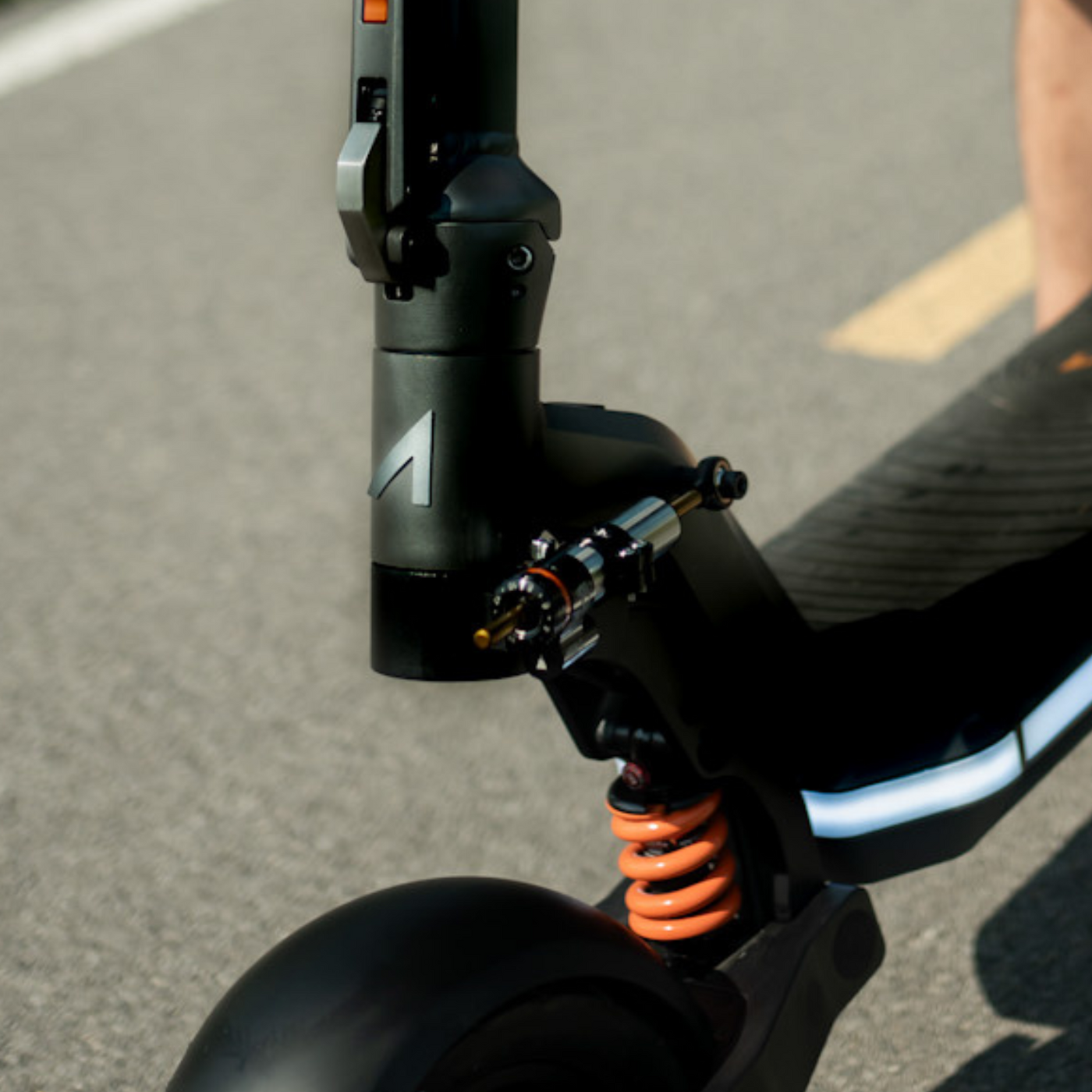 Apollo Phantom 2.0 Steering Damper